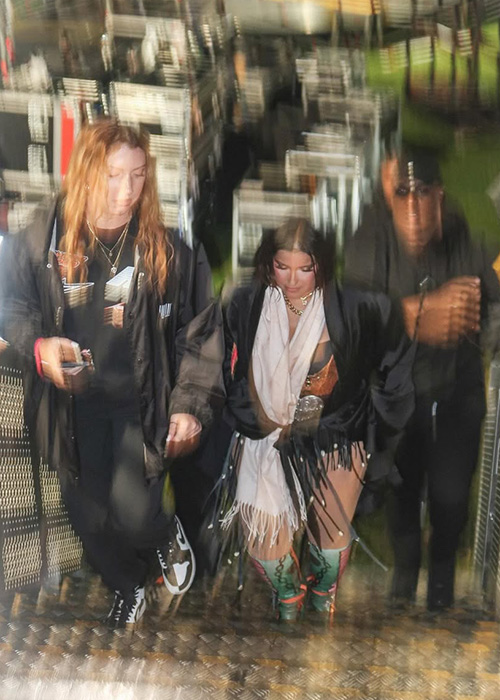 Cheers to that! Nelly Furtado enjoys Guinness and Irish Dancing after ...