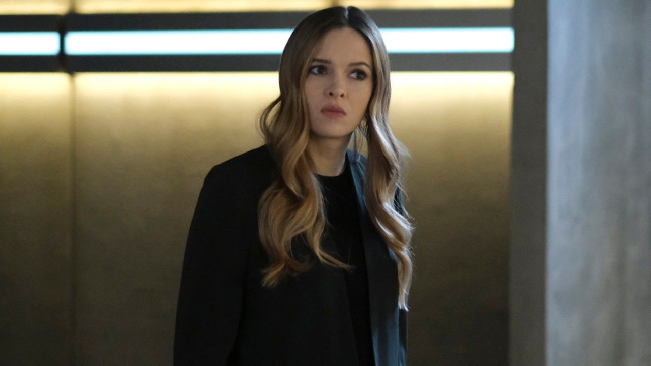The Flash's Danielle Panabaker Opens Up About Low-Paying Arrowverse ...