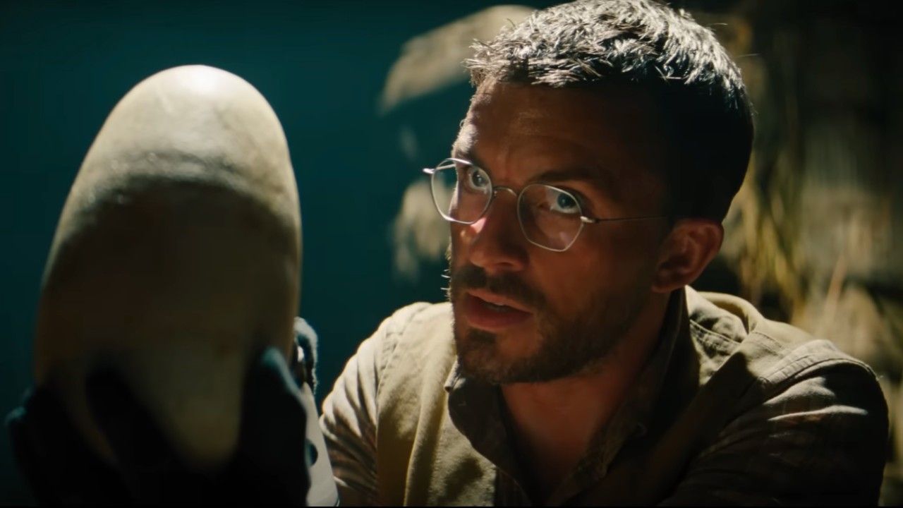 Jurassic World Rebirth's Deleted Raptor Scene Has A Jonathan Bailey ...