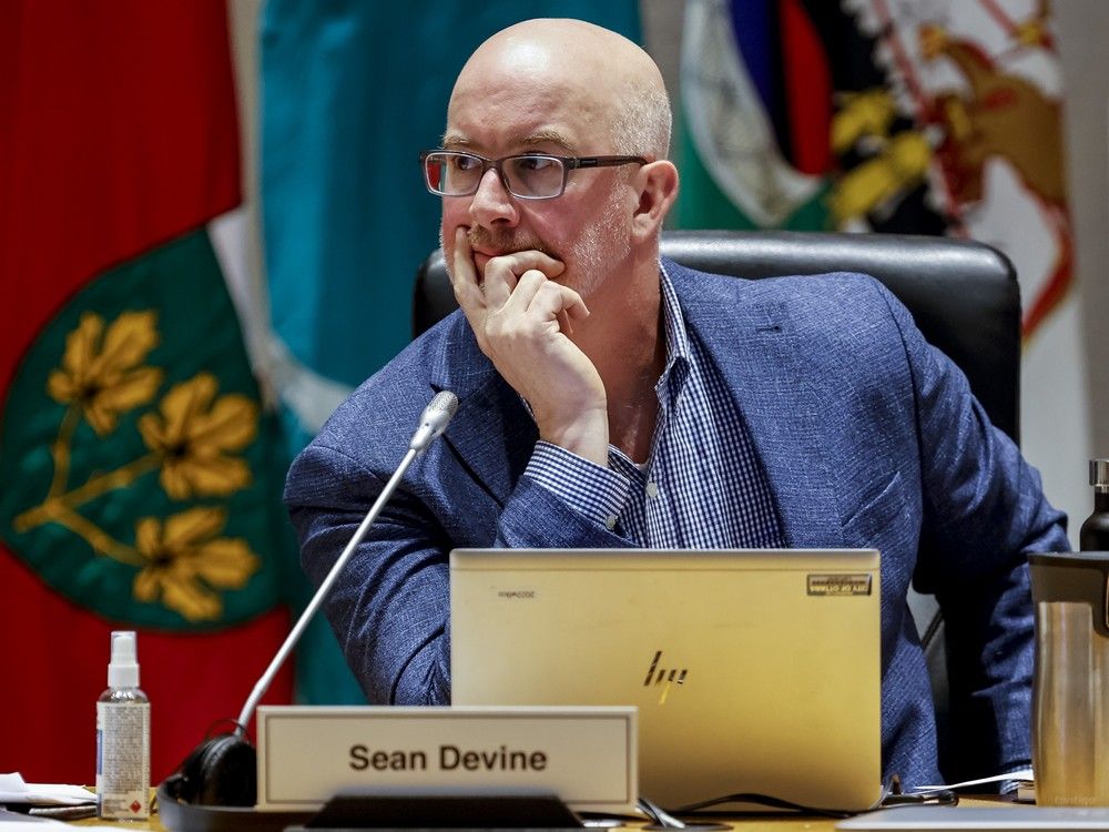 OC Transpo’s youth fare cancellation criticized