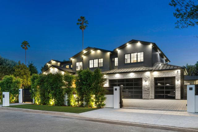 5 Front Yard 'Upgrades' That Will Lower Your Home's Value—and How to ...
