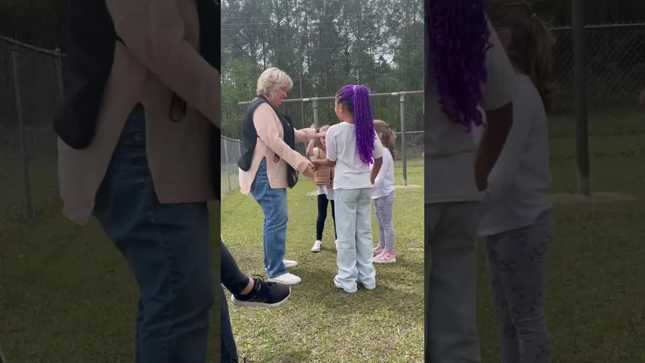 scarlett and tiania: teaching teacher the lemonade crunchy ice handclap