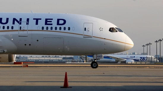 Why are United Airlines flights delayed today? Airline reveals cause of ...
