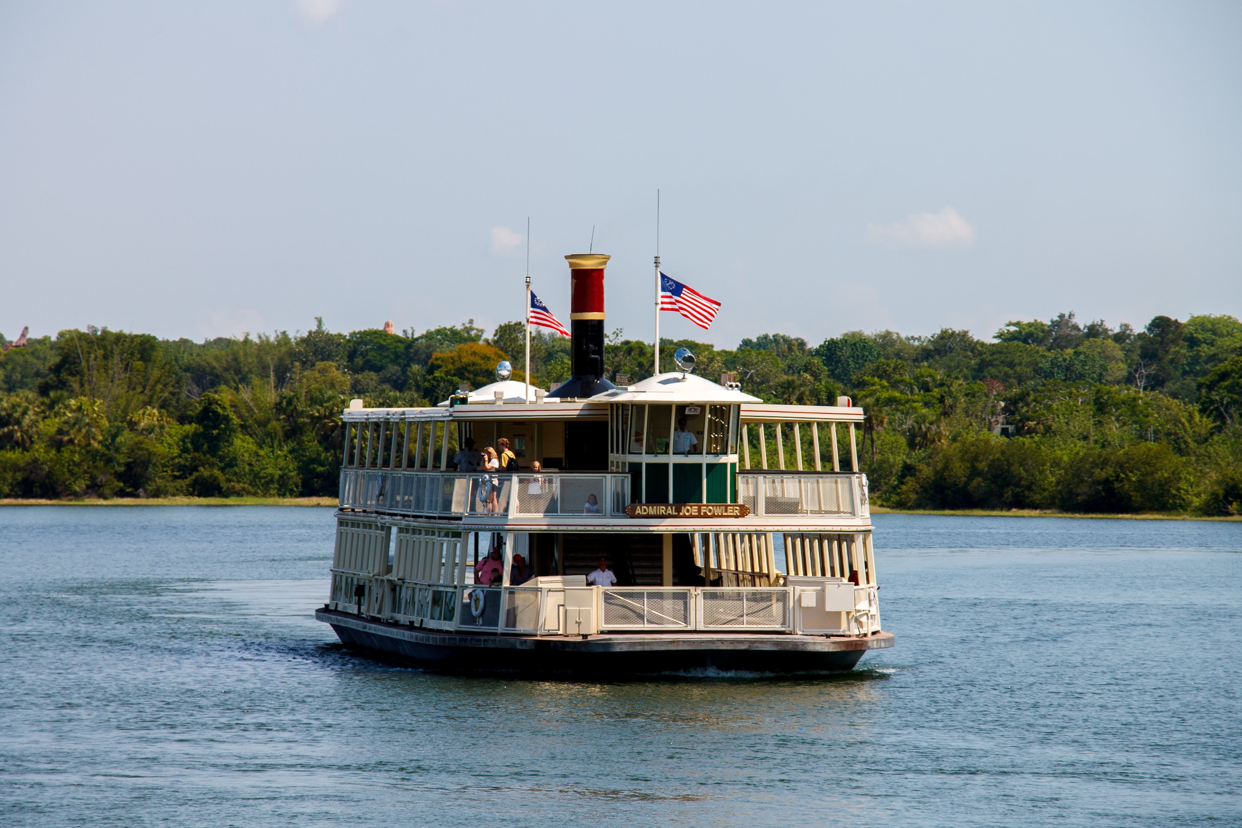 Disney World Visitors Frustrated With Magic Kingdom Employees' Reaction ...