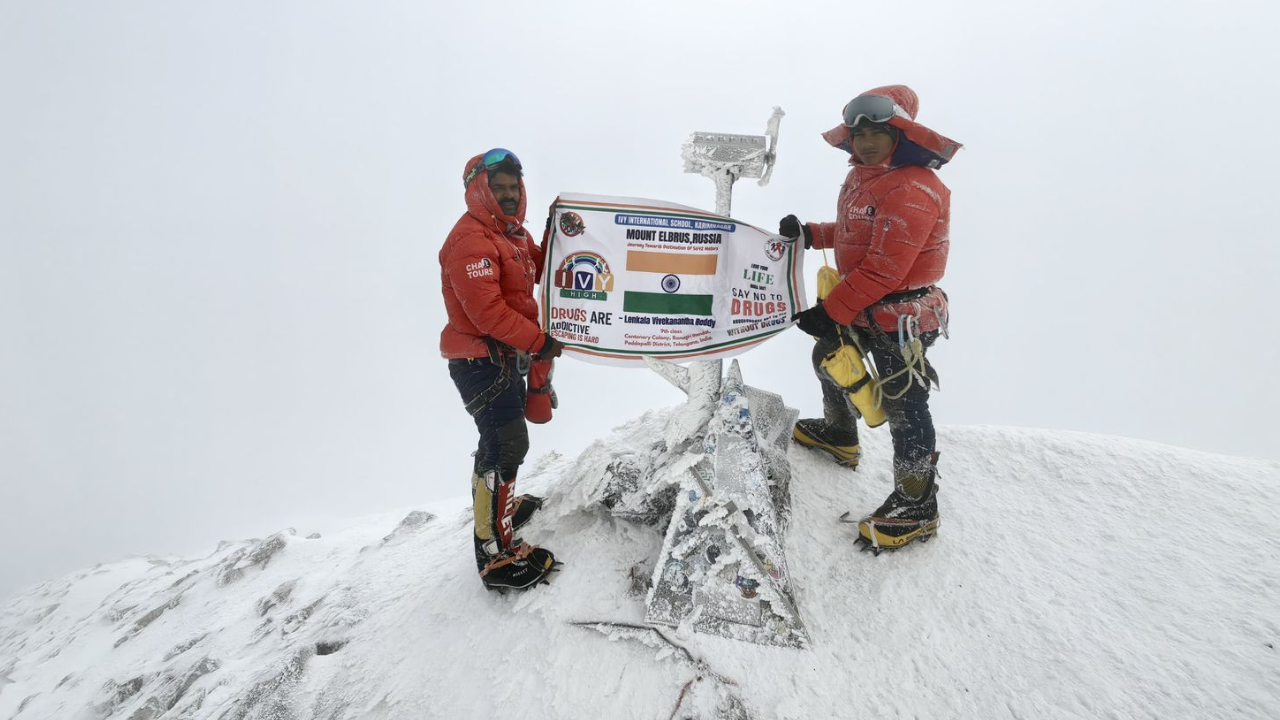 Indian ex-soldier & son unfurls ‘say no to drugs’ banner atop Mount ...