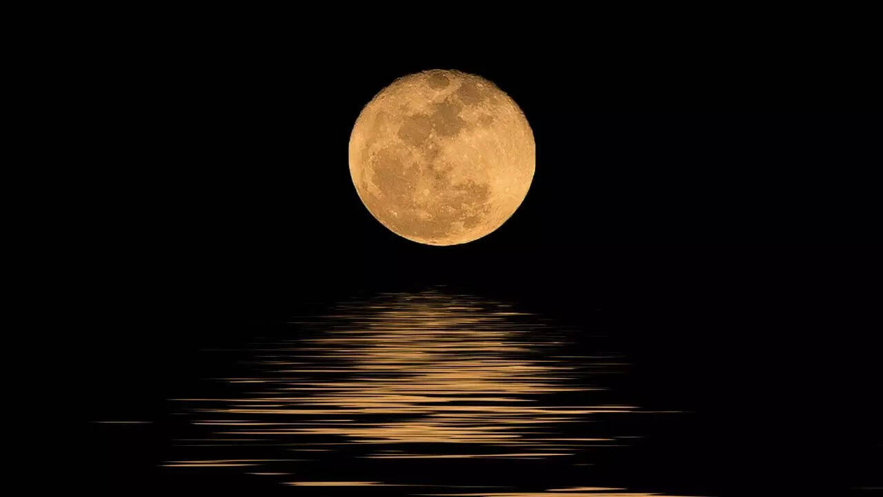 Sturgeon Moon 2025: When and where to watch the rare 2- night full Moon in August and why is it ...