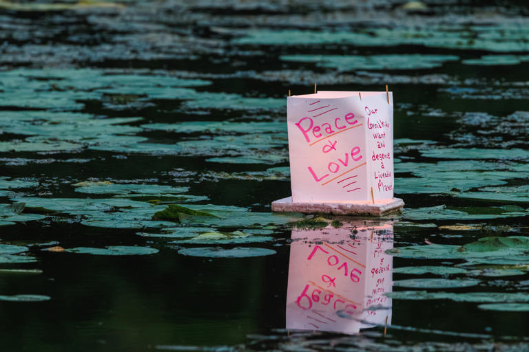 Madison marks Hiroshima anniversary with lanterns and call for peace