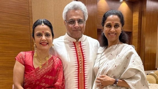 Newlywed Mahua Moitra looks beautiful in traditional red saree, gold ...