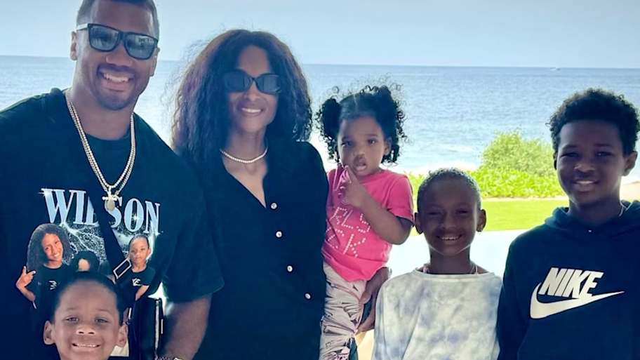 Russell Wilson, Ciara’s daughter Amora all ‘smiles’ in adorable Giants ...