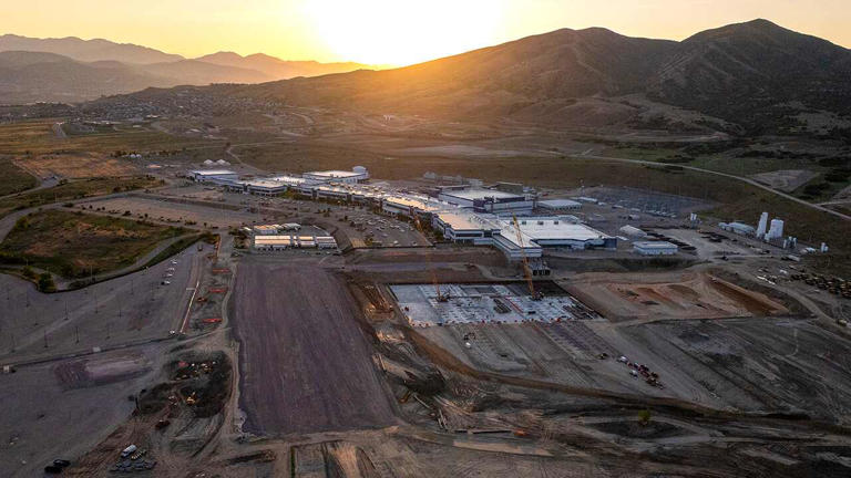Apple expands investments into Texas Instruments’ Utah plant