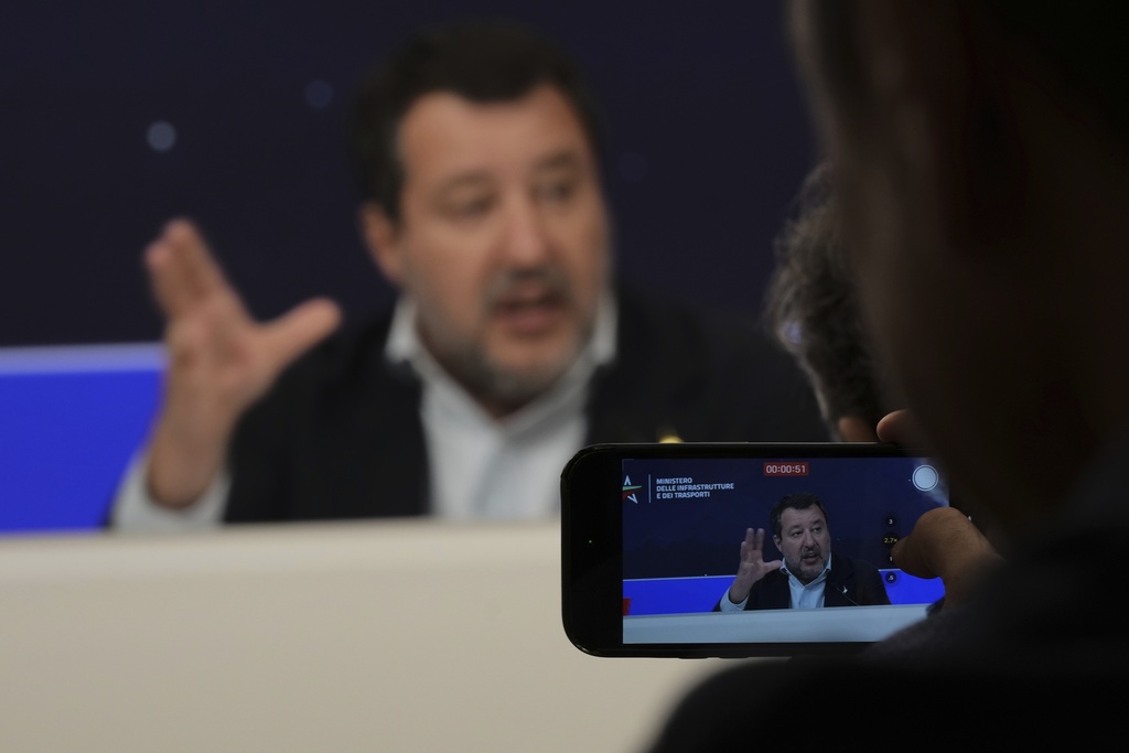 Italy OKs $15.5 billion project to build world's longest suspension ...