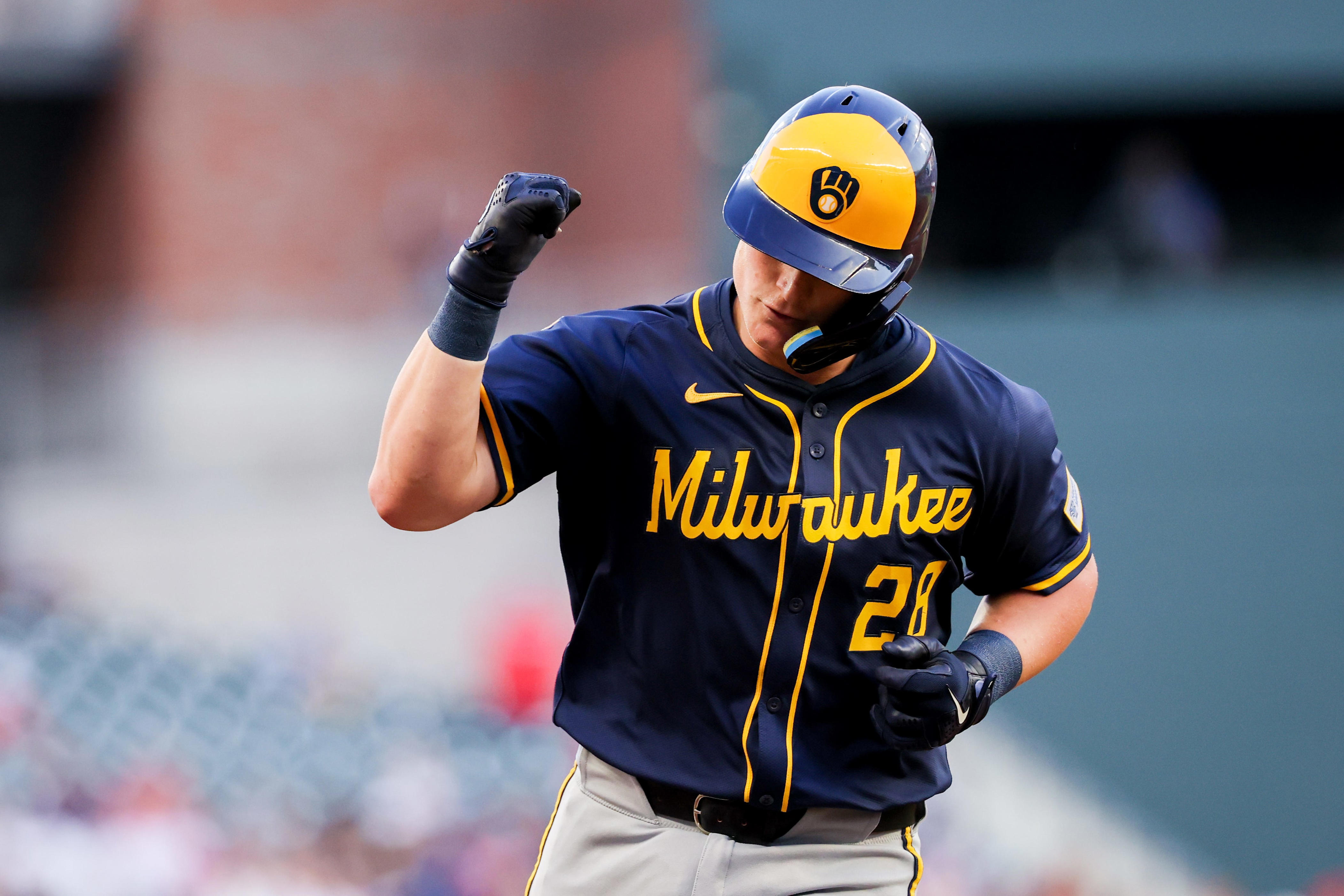 What channel is Brewers vs Cardinals on tonight? Time, TV, stream