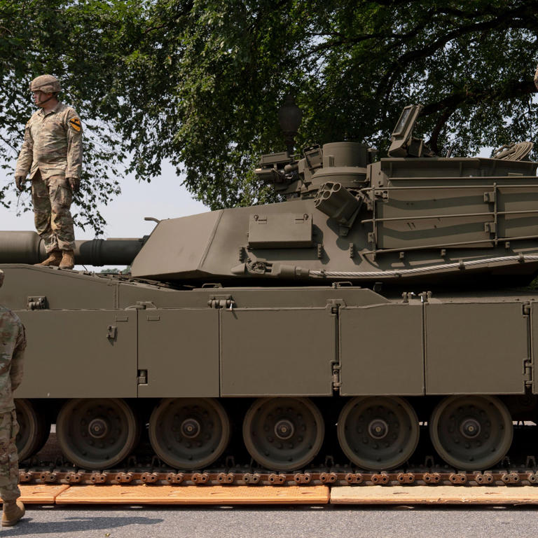 U.S. soldier charged with trying to trade Army tank info for Russian ...