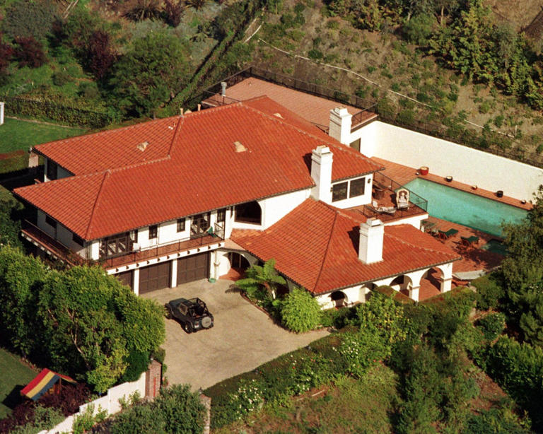 Catherine Zeta-Jones and Michael Douglas’s ’90s home predicted 2025’s ...