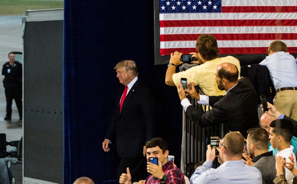 'Democratic brand is so bad': Poll reveals voter discontent