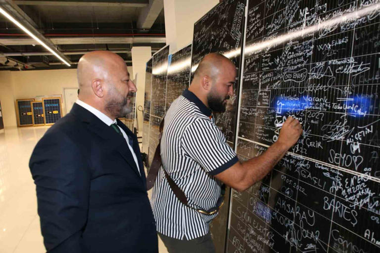 CW Enerji şampiyon başpehlivan Orhan Okulu’yu ağırladı