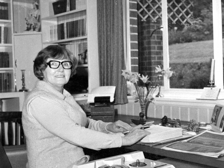 I asked AI who the 13 most famous people from South Shields were ...