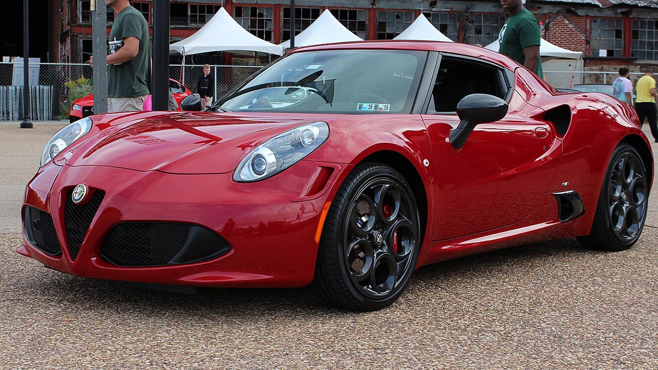 8 Lightweight sports cars that drove like go-karts