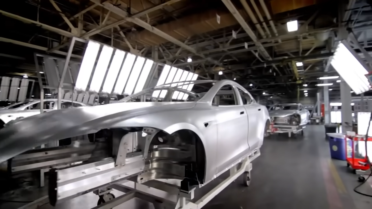 How Tesla’s Assembly Lines Build a Car in 30 Seconds