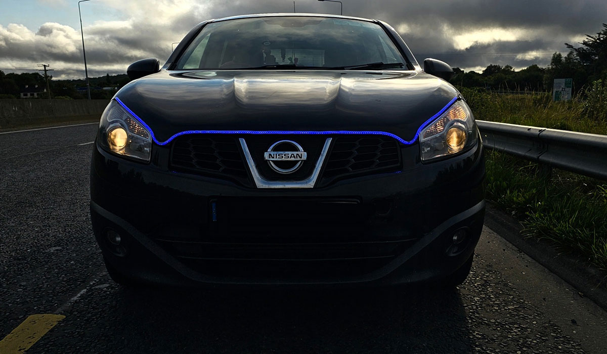 Not-so-undercover: Learner driver with blue lights caught red-handed