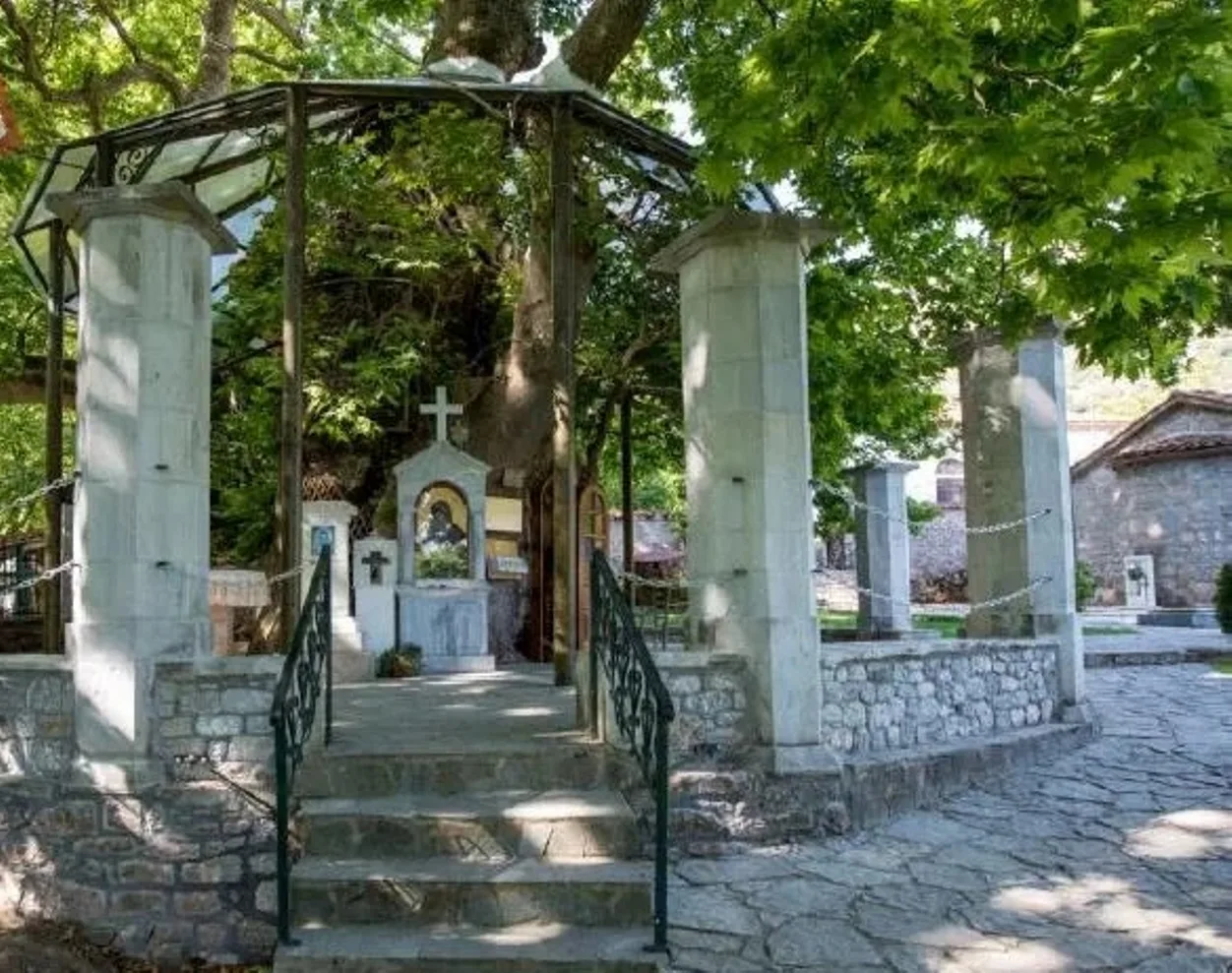 Καλάβρυτα: Αυτοψία στον ναό Μεταμορφώσεως Σωτήρος από την υπηρεσία ...