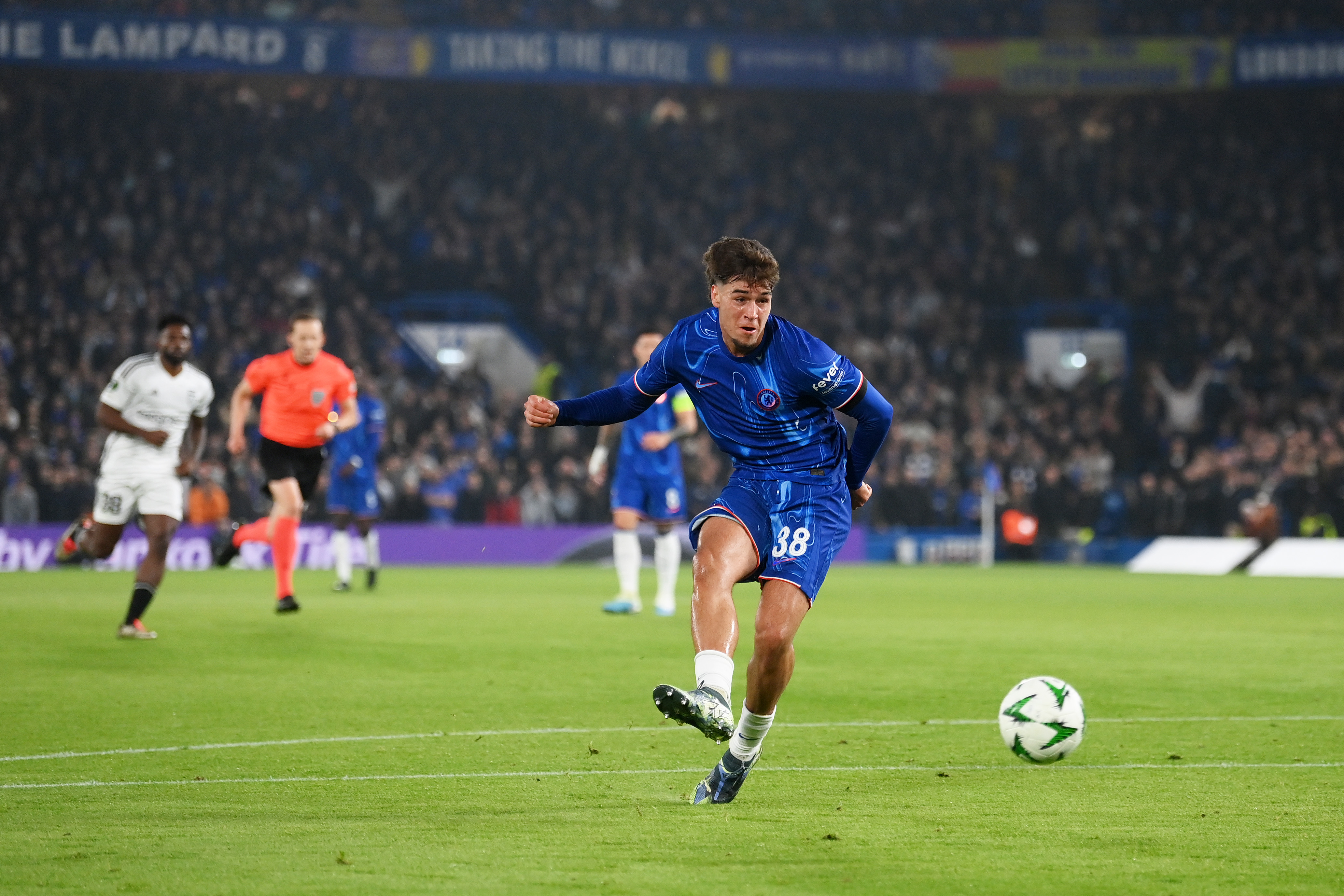 Leeds United and Ipswich Town-linked forward departs Chelsea to join ...