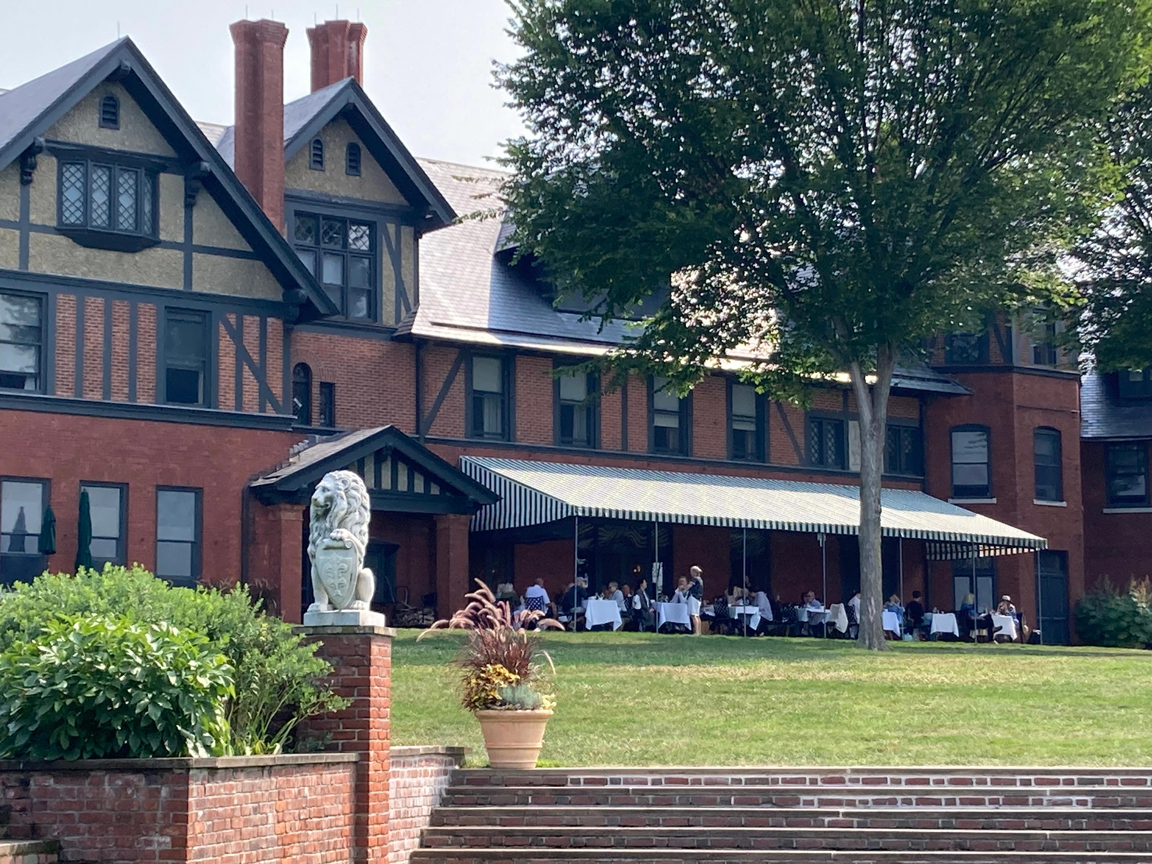 Nine high-end hotels in Vermont to book your amazing leaf peeping excursion