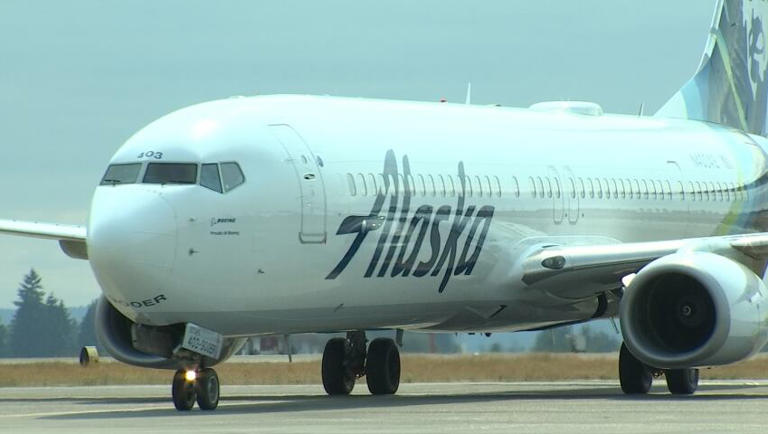 Alaska Airlines places record 110-jet order with Boeing, 2 years after ...