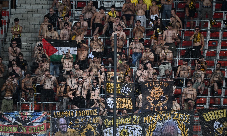 Πορεία των οπαδών της ΑΕΚ προς το γήπεδο του Άρη Λεμεσού