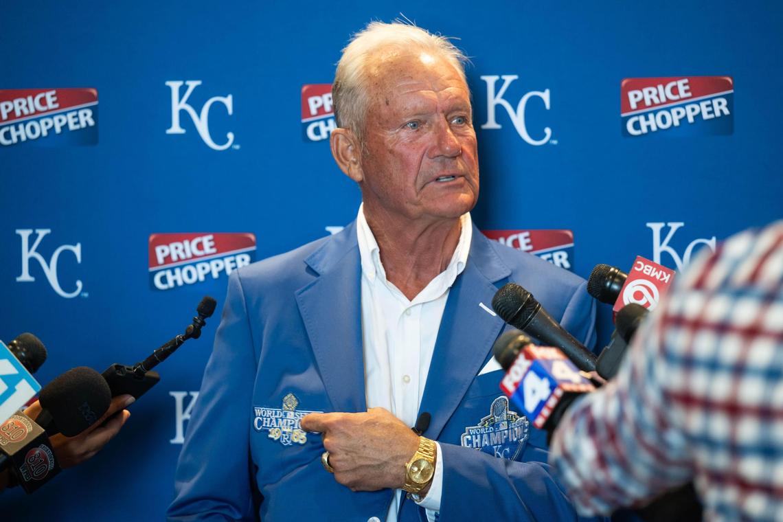 Royals legend George Brett and Chiefs' Travis Kelce had fun exchange at ...