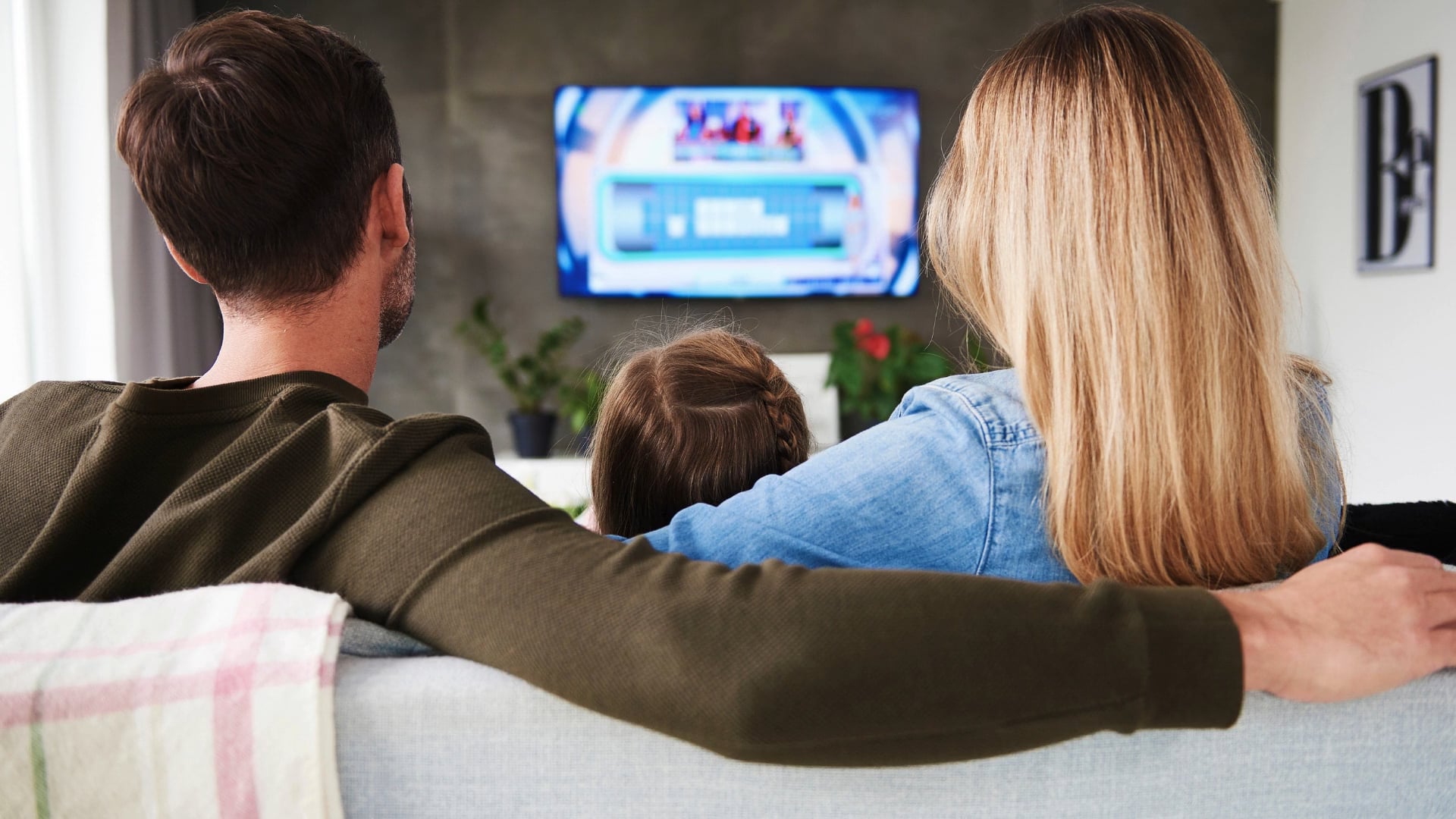 Satellite internet streaming reality: Data caps may kill your binge ...