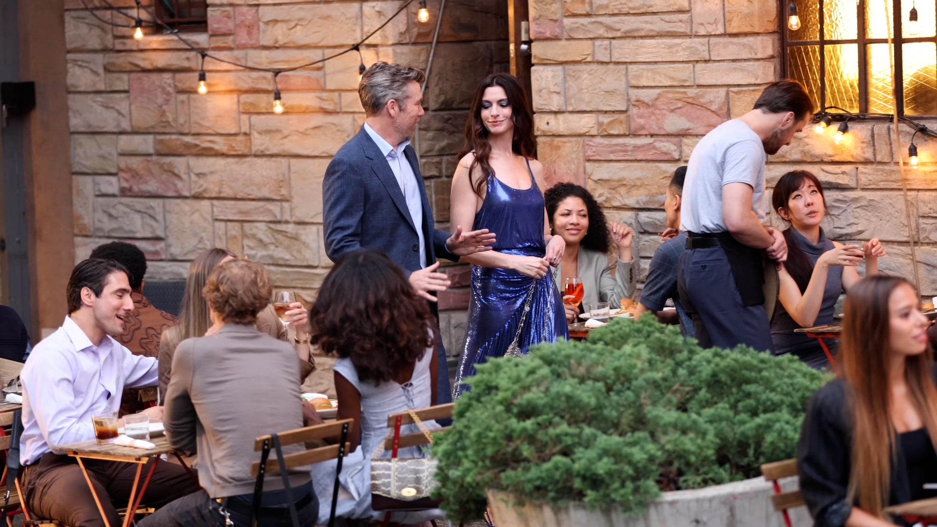RAW VIDEO: Anne Hathaway and Patrick Brammall spotted on the set of ...