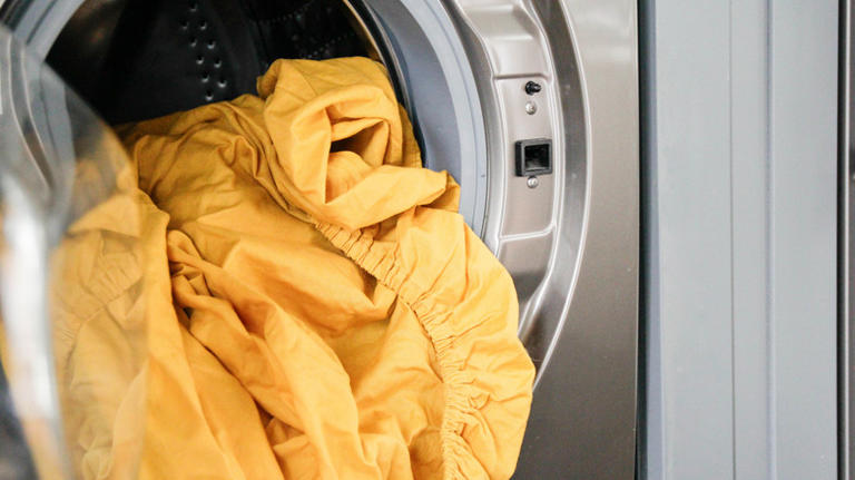 Sheets Keep Balling Up In Your Dryer? Here Are 5 Tricks You Need To ...