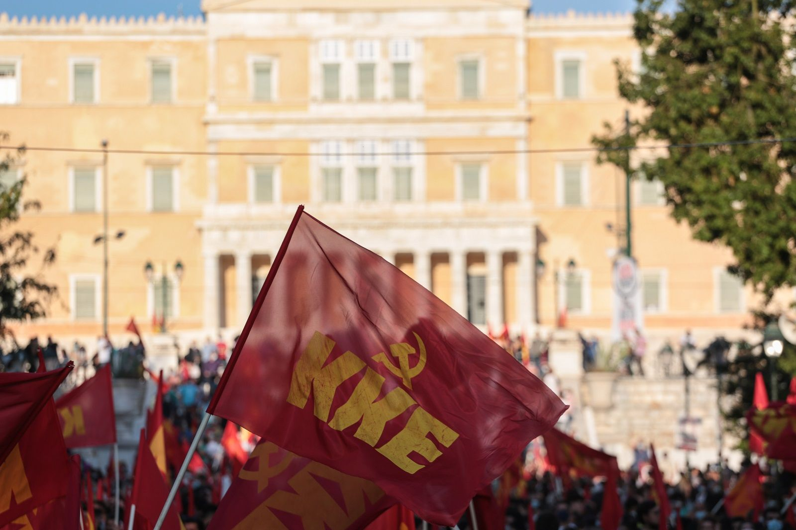 ΚΚΕ: Ερώτηση στην Ευρωπαϊκή Επιτροπή για τα μαζικά λουκέτα στα ΕΛΤΑ