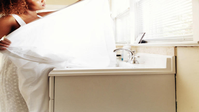 Sheets Keep Balling Up In Your Dryer? Here Are 5 Tricks You Need To ...