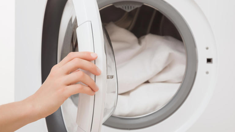 Sheets Keep Balling Up In Your Dryer? Here Are 5 Tricks You Need To ...