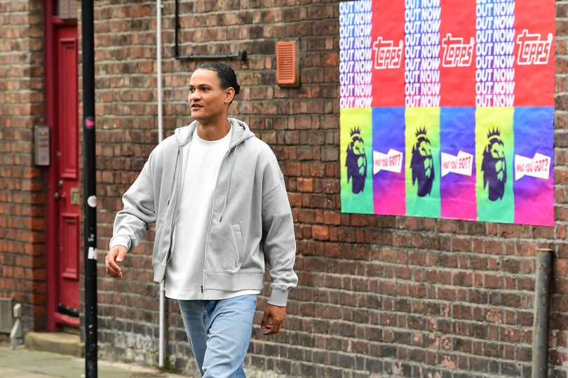Virgil van Dijk spotted filming on Lark Lane