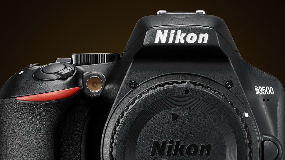 7 years on, the Nikon D3500 is still my top DSLR choice (not just for ...