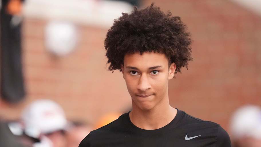 Tennessee Head Coach Rick Barnes Heaps Praise On Freshman Phenom Nate Ament