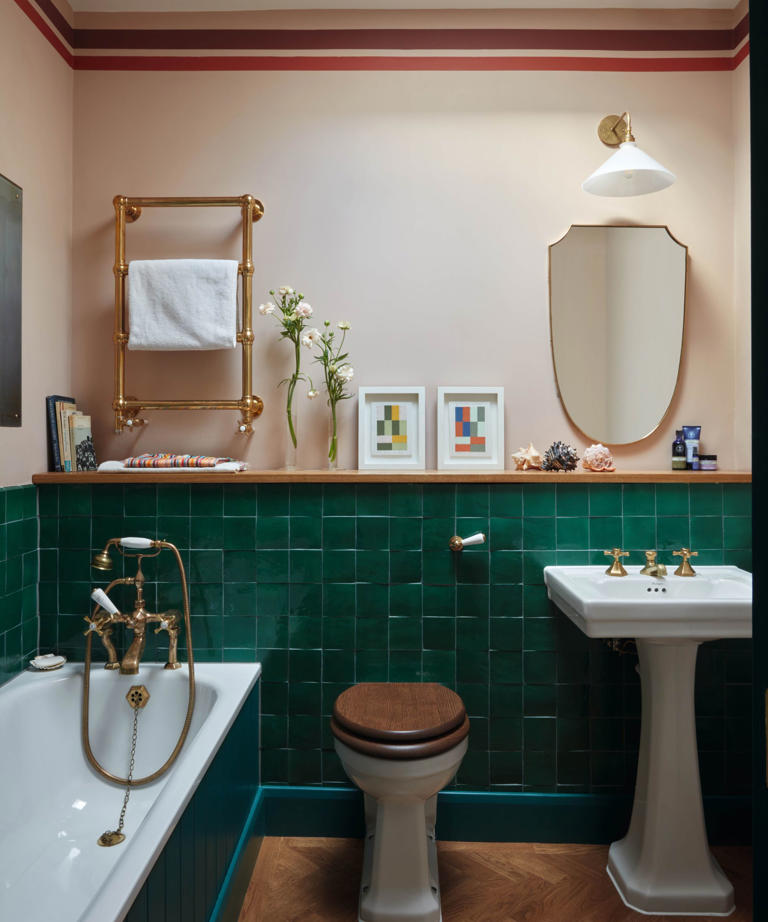 I tried using only open storage in my small bathroom – here’s what ...