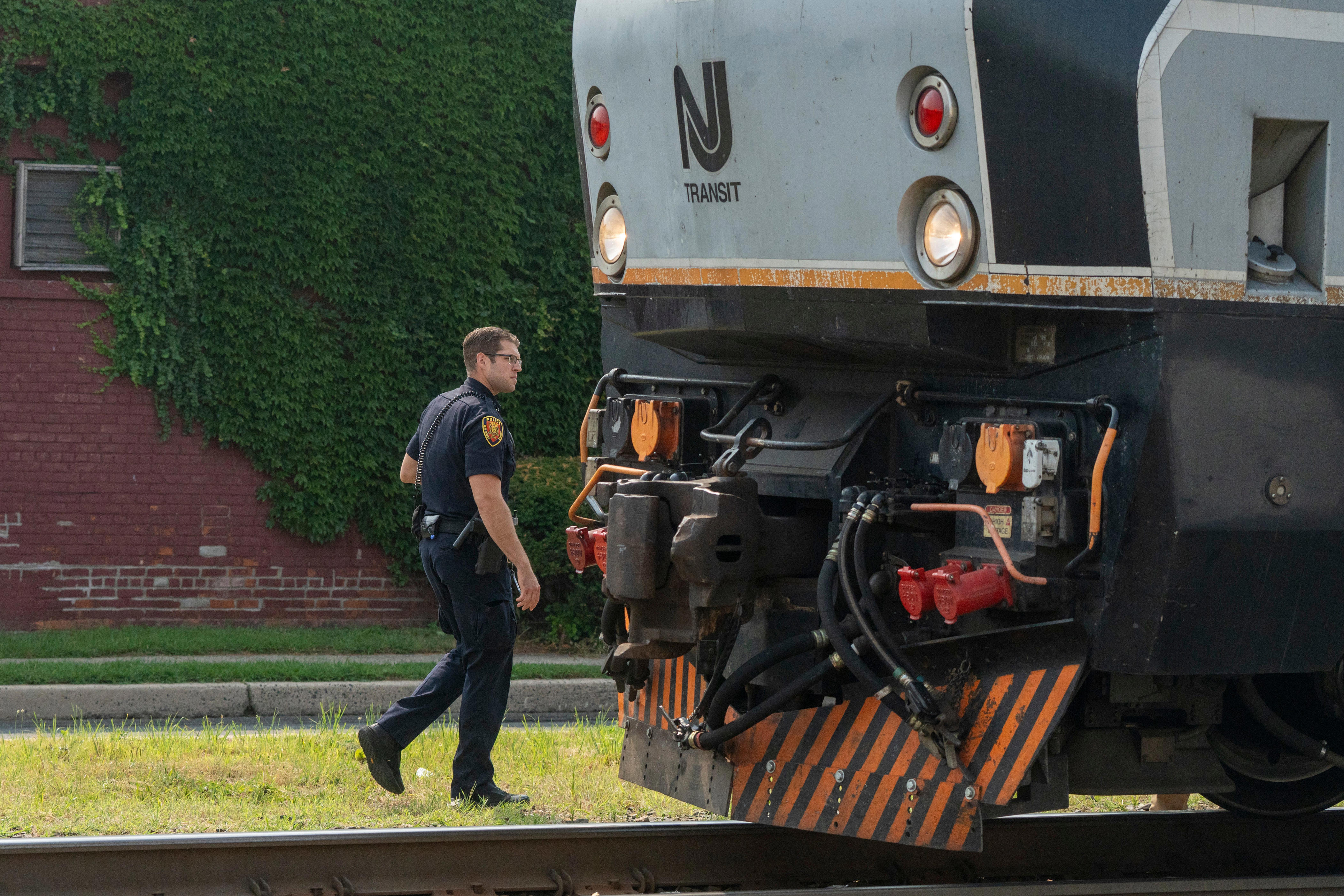 Woman struck and killed by NJ Transit train in Hackensack