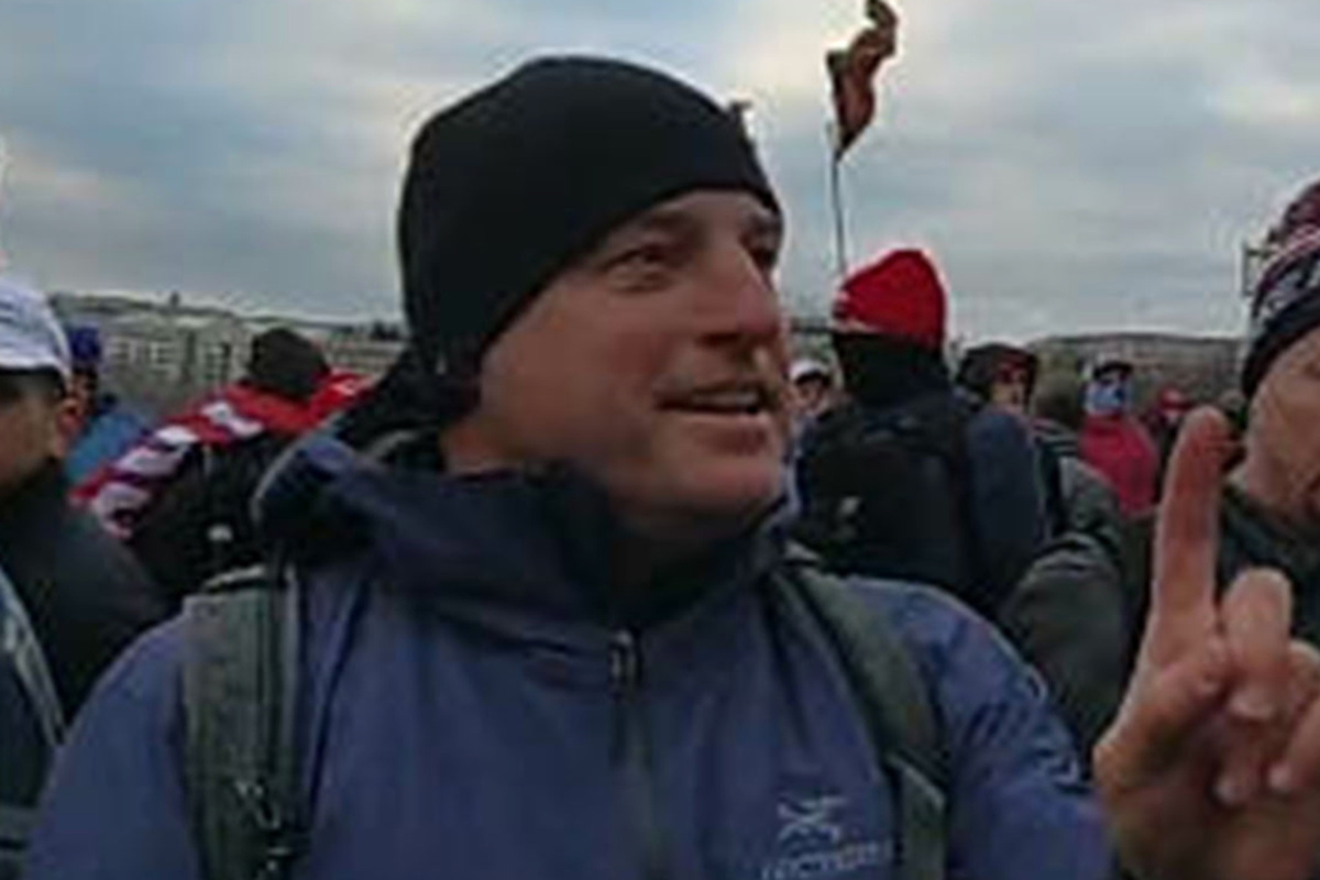 He told Jan 6 rioters to ‘kill’ cops. After Trump’s pardon, he got ...