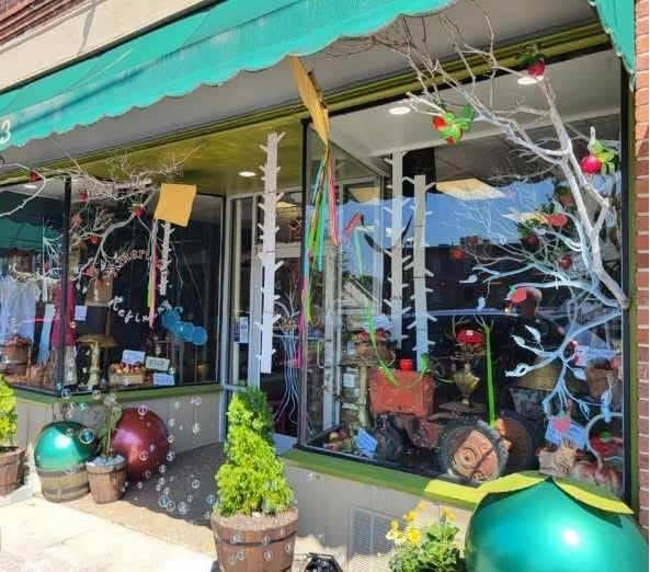 Hendo businesses to compete for best window display in Apple Festival ...