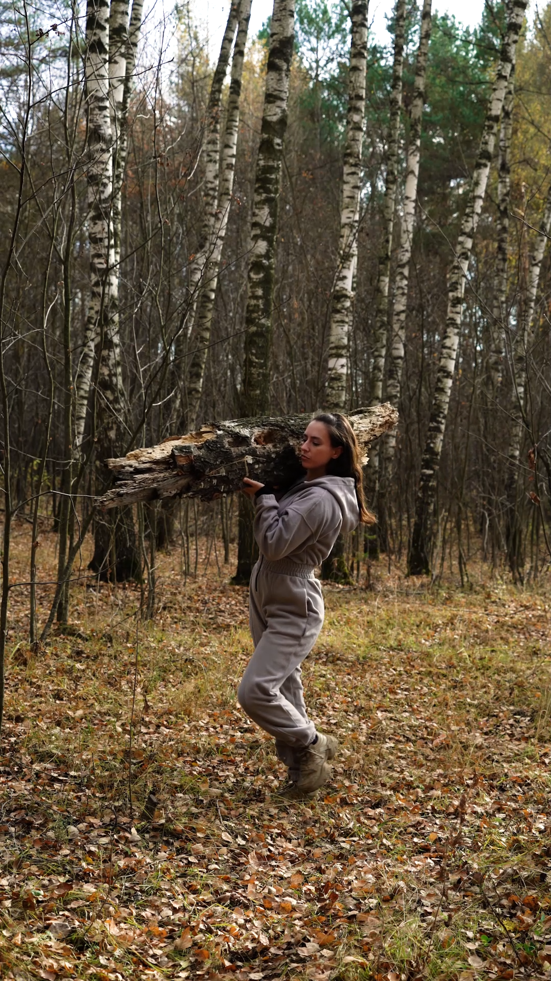 Lifehack for Sawing Logs Outdoors! 🌲🪚
