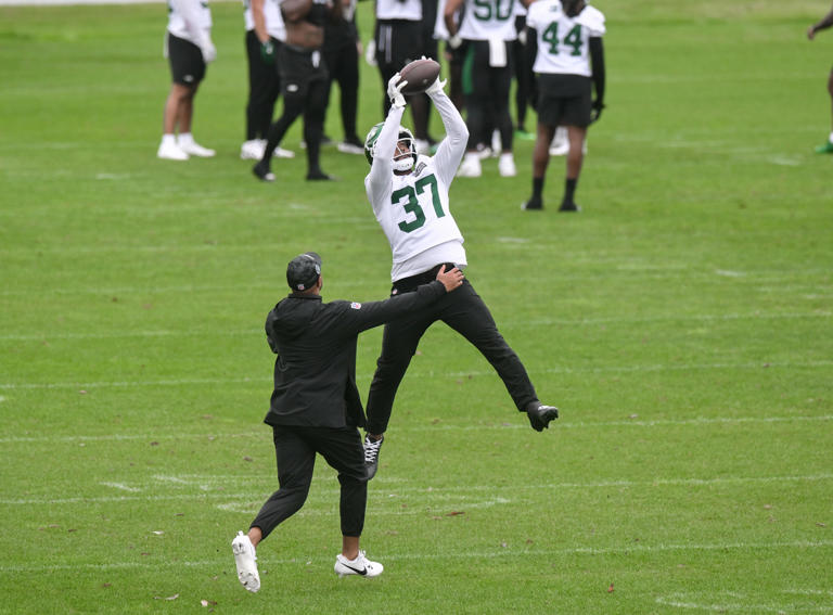 Jets CB Qwan'tez Stiggers emerging as underdog at training camp