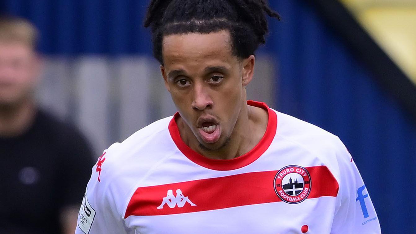 Truro City sign Tanzania midfielder Starkie