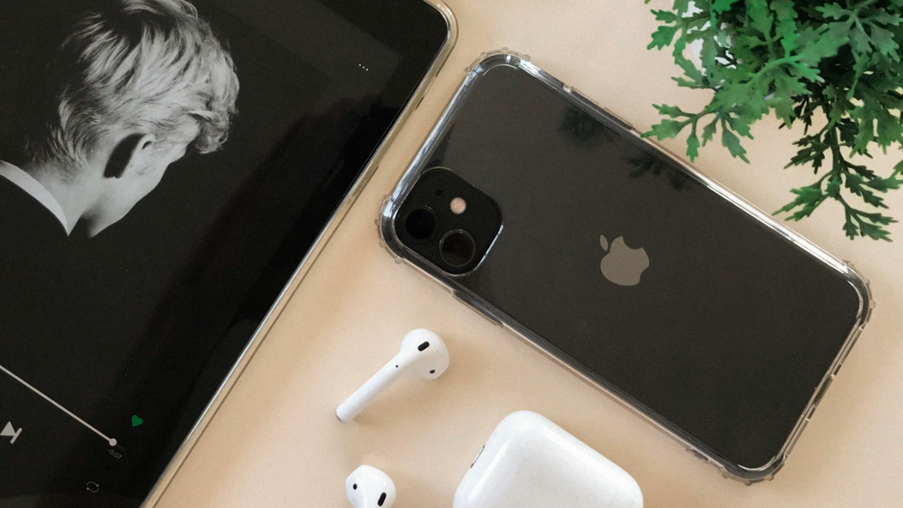 iOS 26 adds a stealth feature that upgrades AirPods and iPhone video