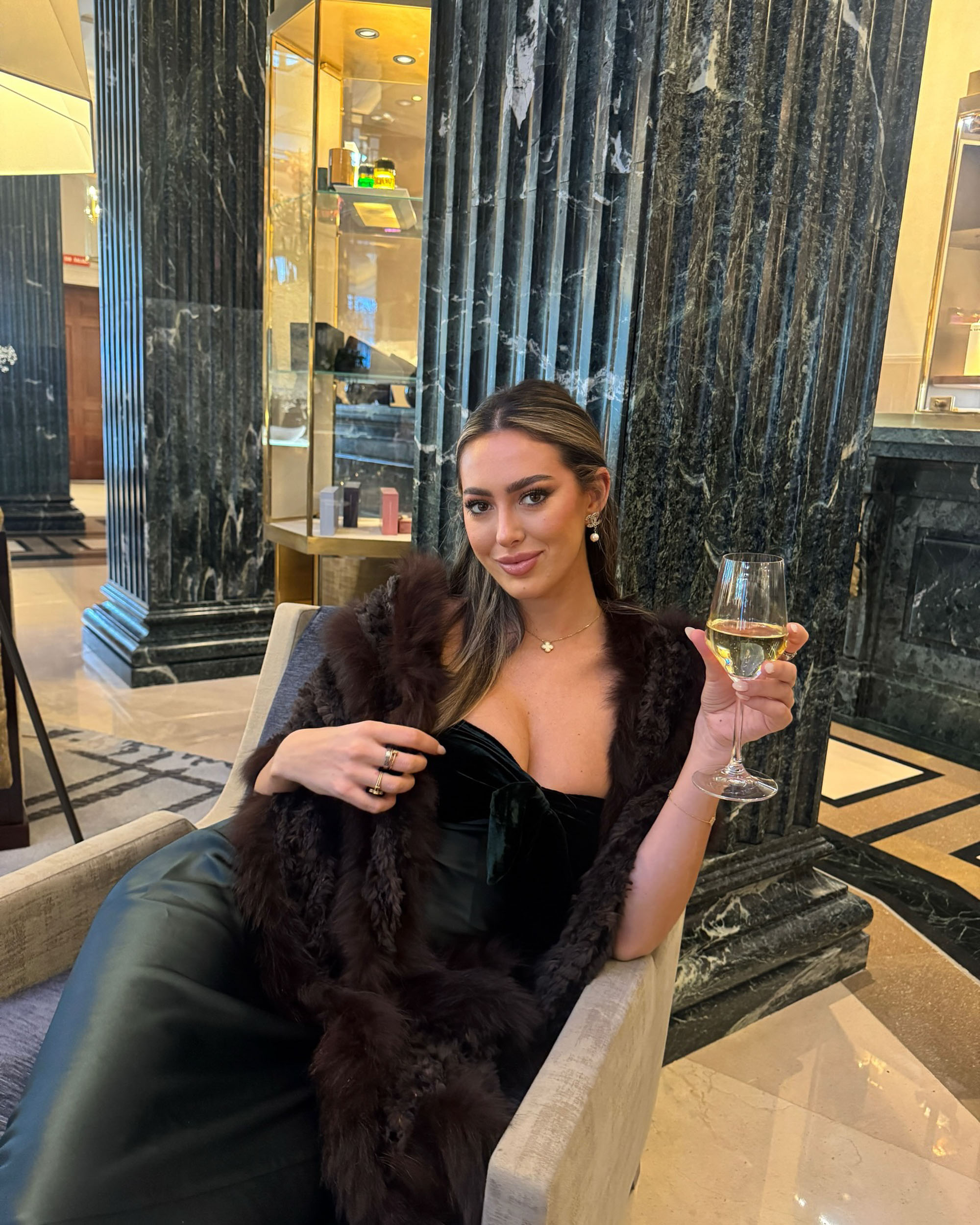 Dave Portnoy blasts ‘insane’ Zach Bryan for appearing to date Brianna Chickenfry ‘clone’