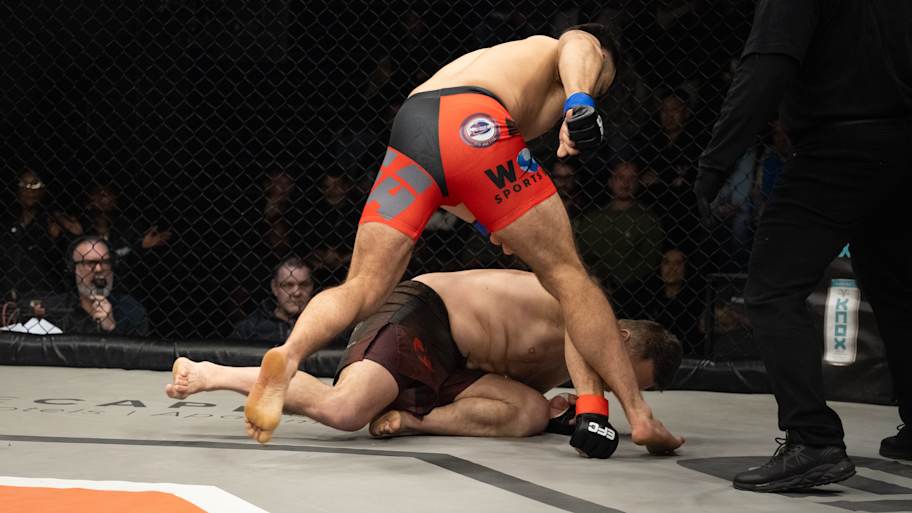 MMA fighter floors opponent in just 14 seconds with rarely-seen technique