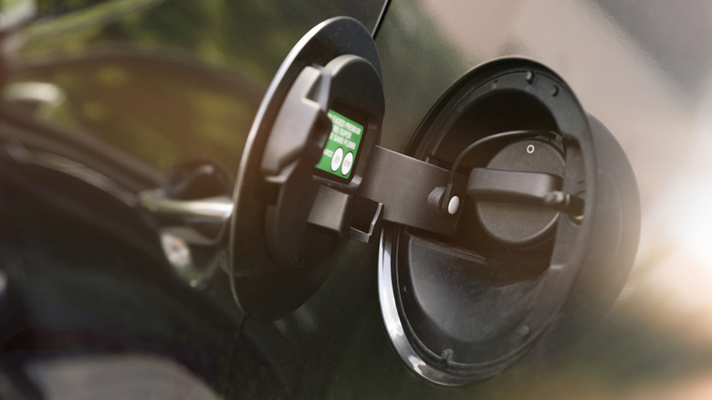 Does Sugar In A Gas Tank Really Ruin Your Engine? Here's What Damage It ...